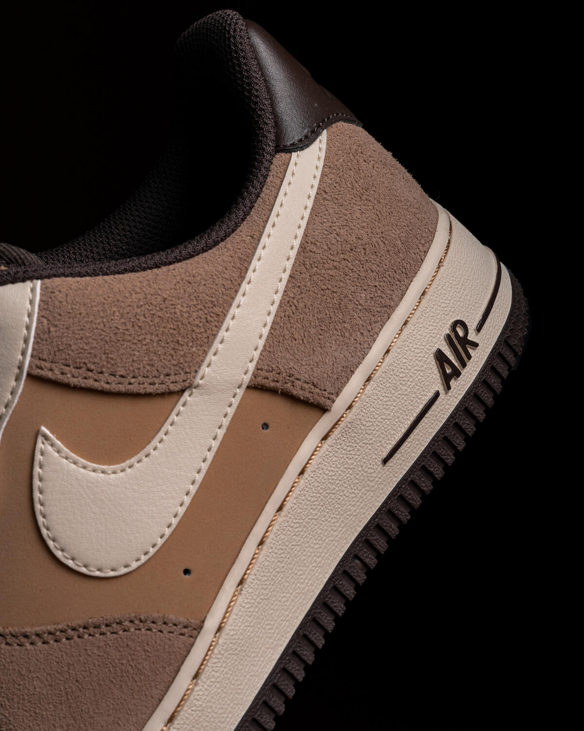 Nike AIR FORCE 1 '07 LV8 EMB | FB8878-200 | AFEW STORE