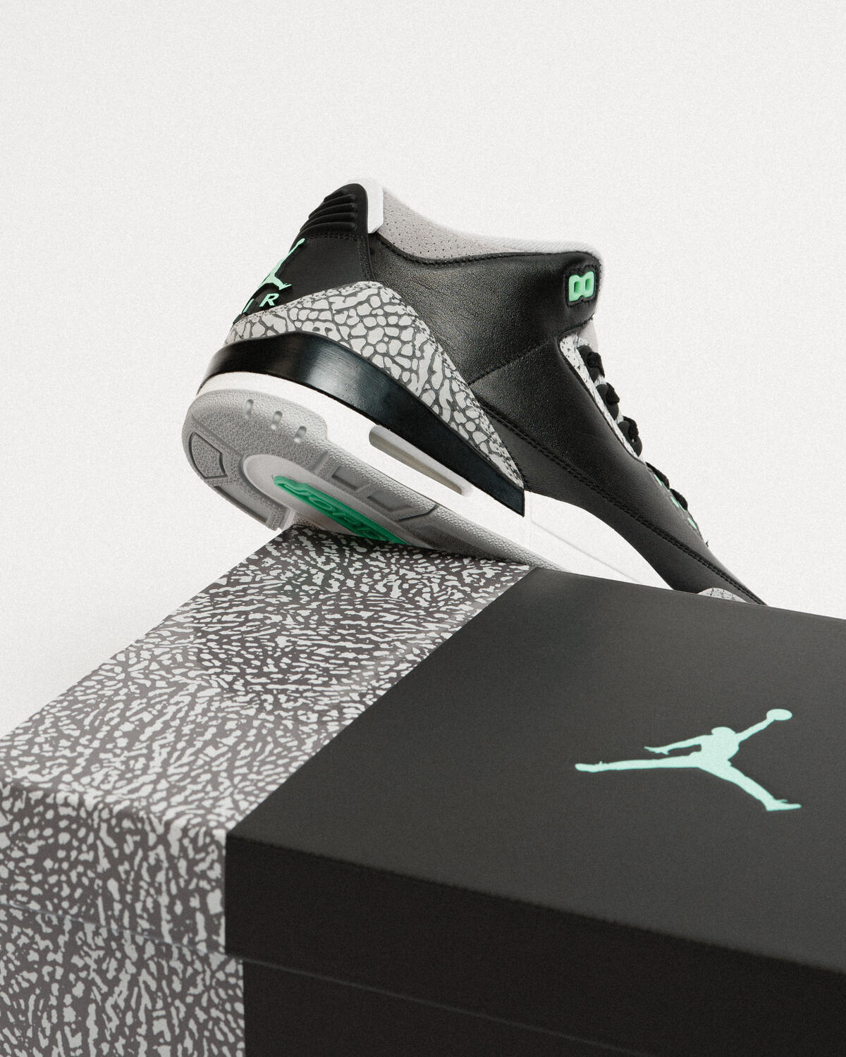 Air Jordan 3 Retro 'Green Glow' | CT8532-031 | AFEW STORE