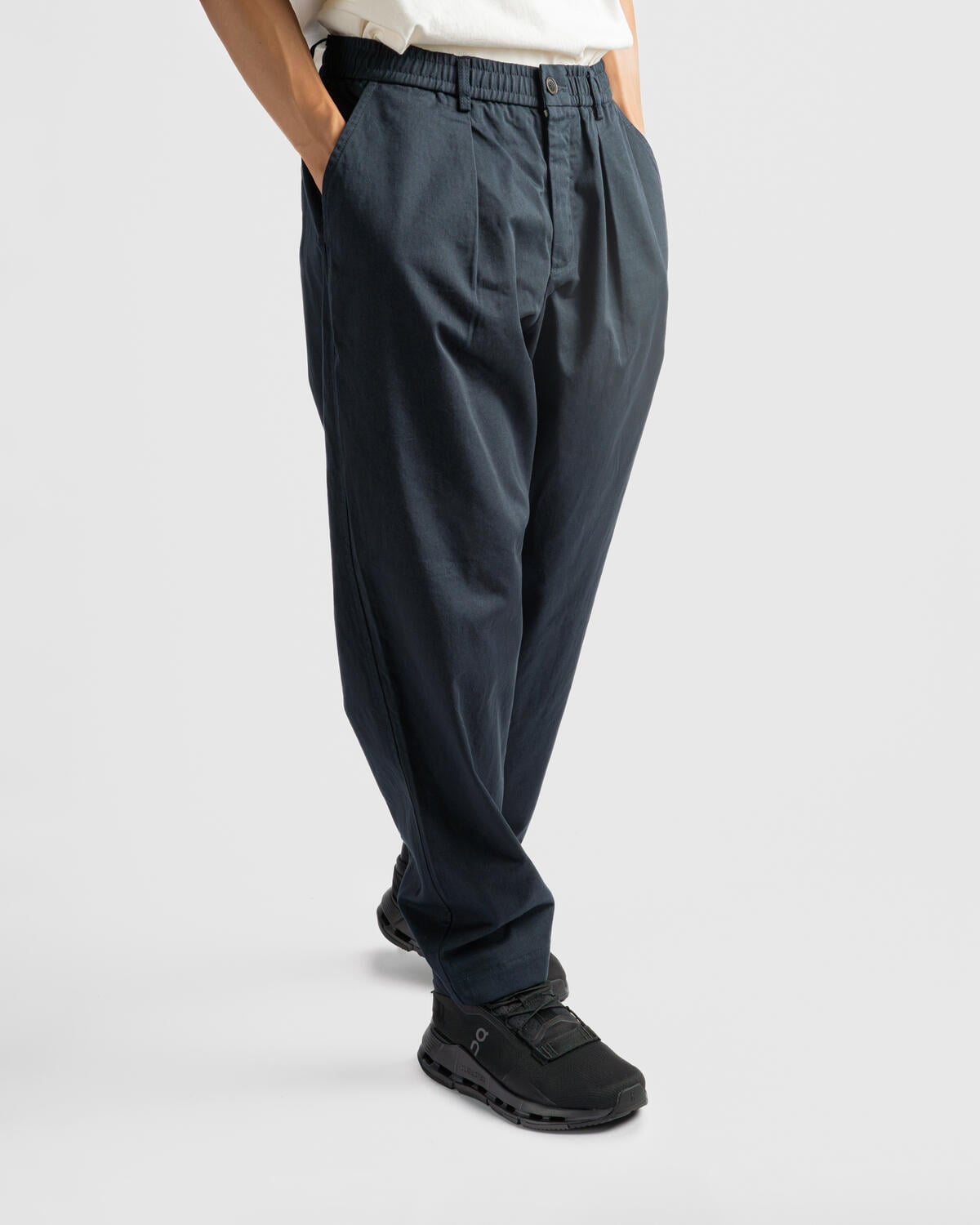 Universal Works PLEATED TRACK PANT | 31512-NVY | AFEW STORE