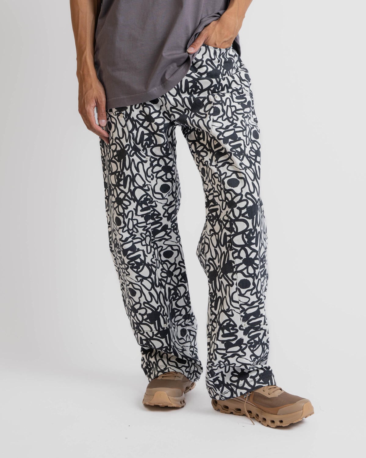 Arte Antwerp Flowers Allover Print Pants | AW24-044P-BLK | AFEW STORE